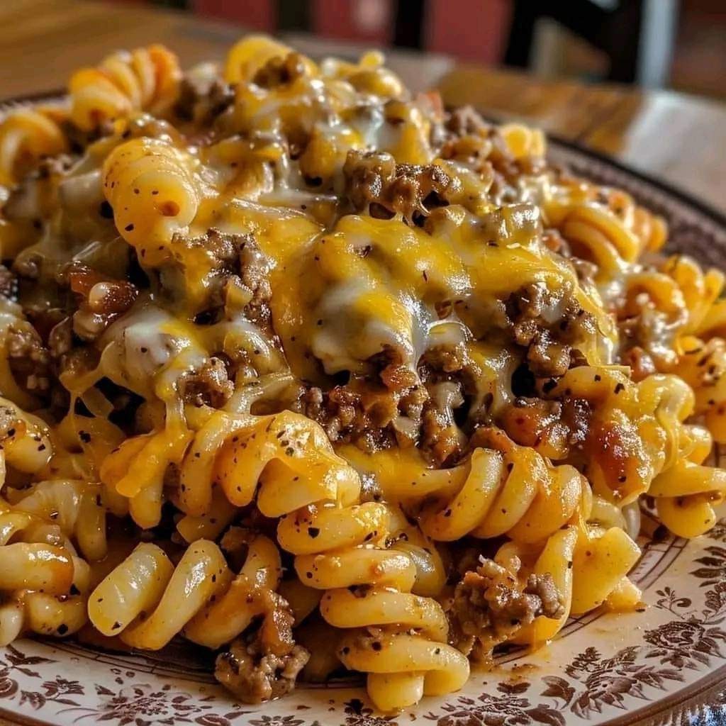 Cheesy Beef Pasta Recipe - CYSSERO