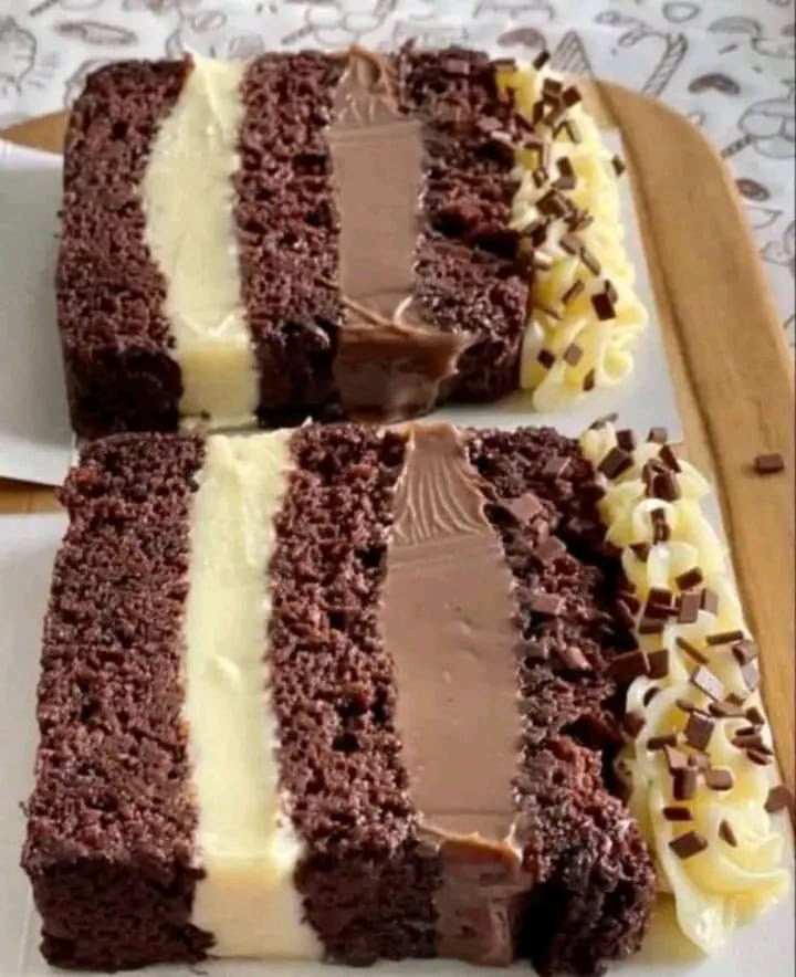 Triple Chocolate & Cream Layer Cake - CYSSERO